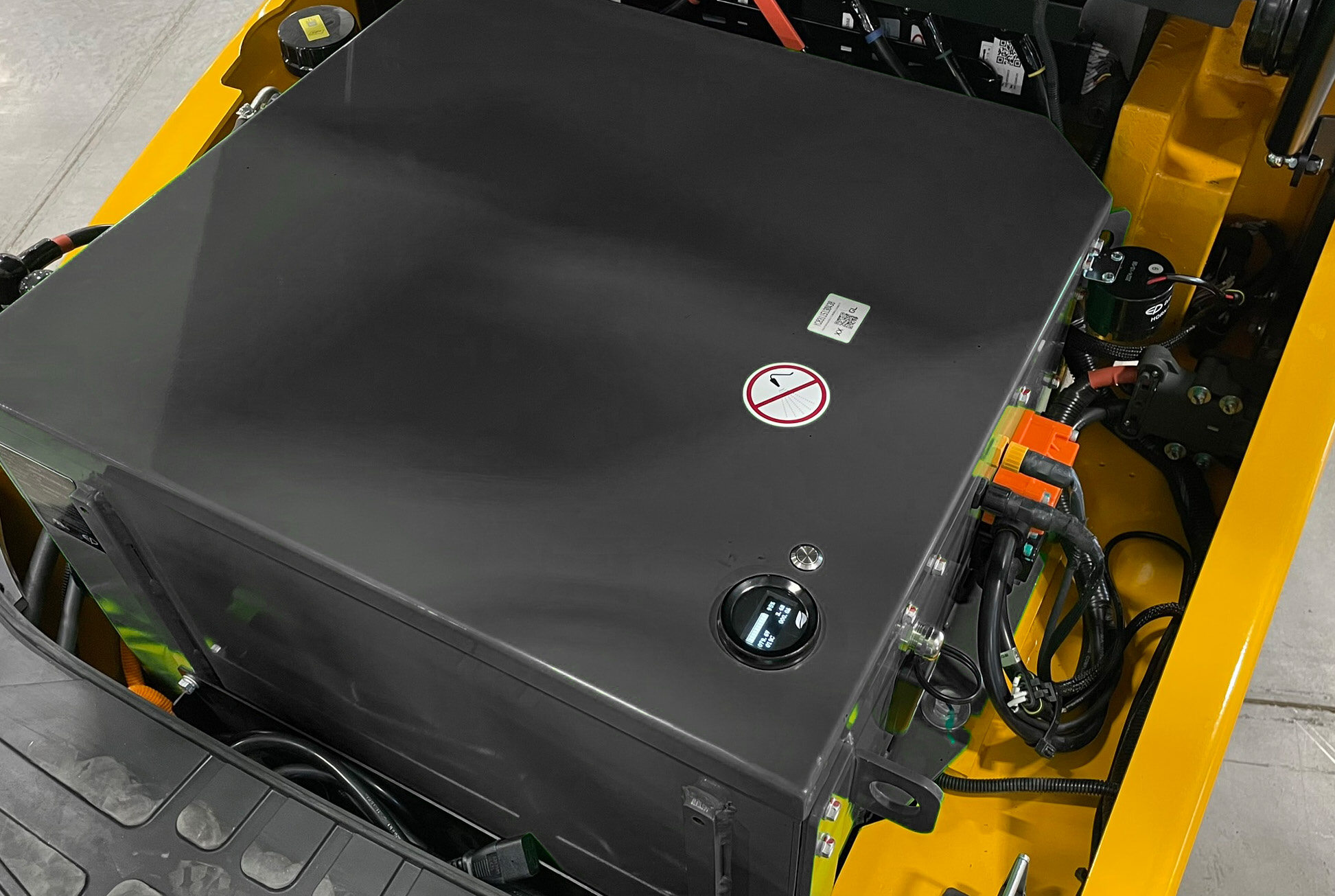 LCE50-65S 5,000-6,500 lb. Capacity Integrated Lithium-Ion Four-Wheel ...