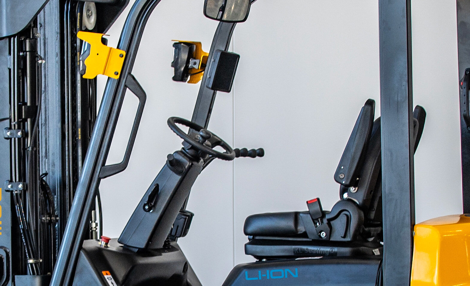 LCE50-65S 5,000-6,500 lb. Capacity Integrated Lithium-Ion Four-Wheel ...